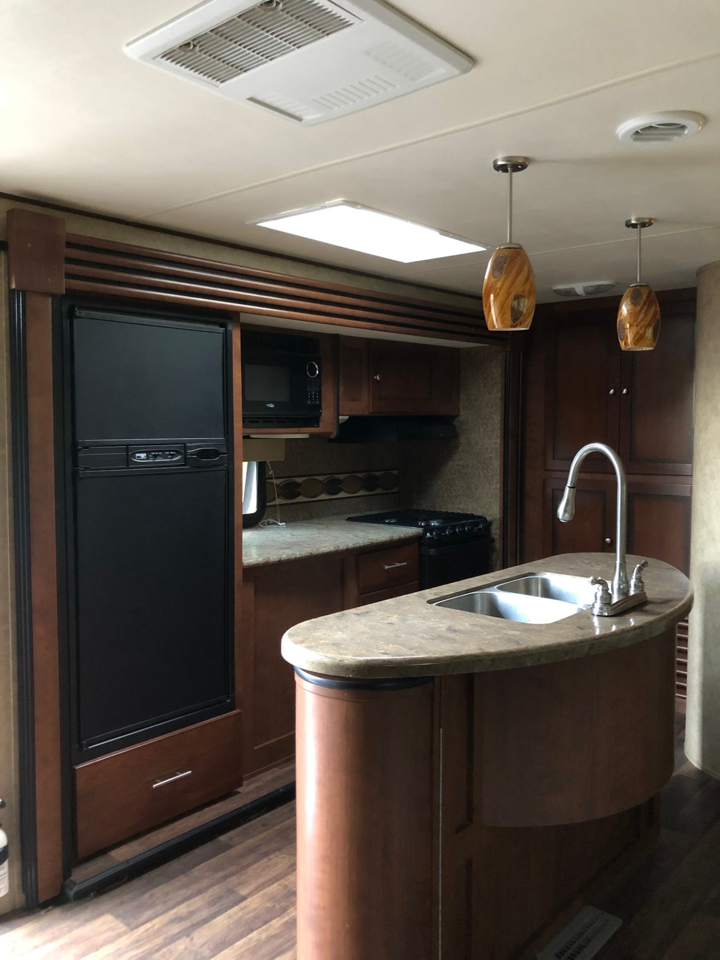 TRAVEL TRAILER BEFORE + AFTER – my divine home