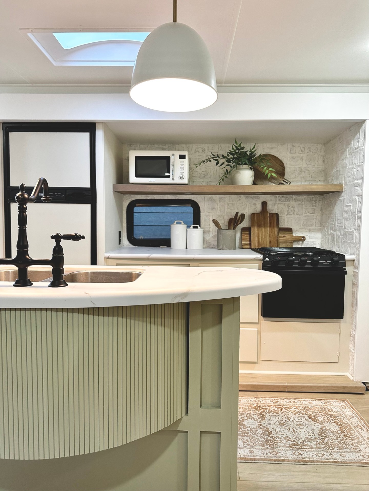 TRAVEL TRAILER BEFORE + AFTER – my divine home